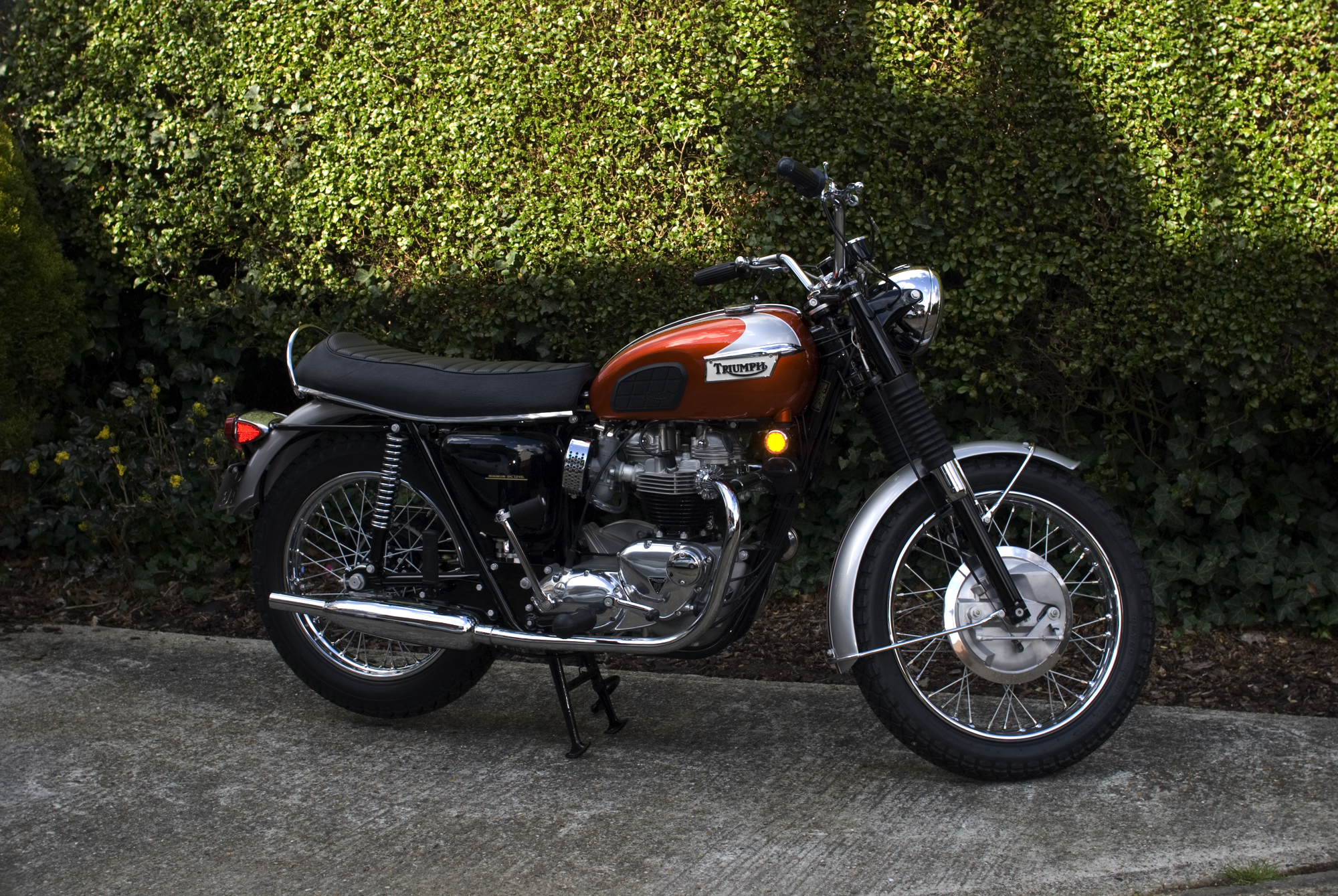 Catalogue – Classic Triumph Motorcycle Restoration